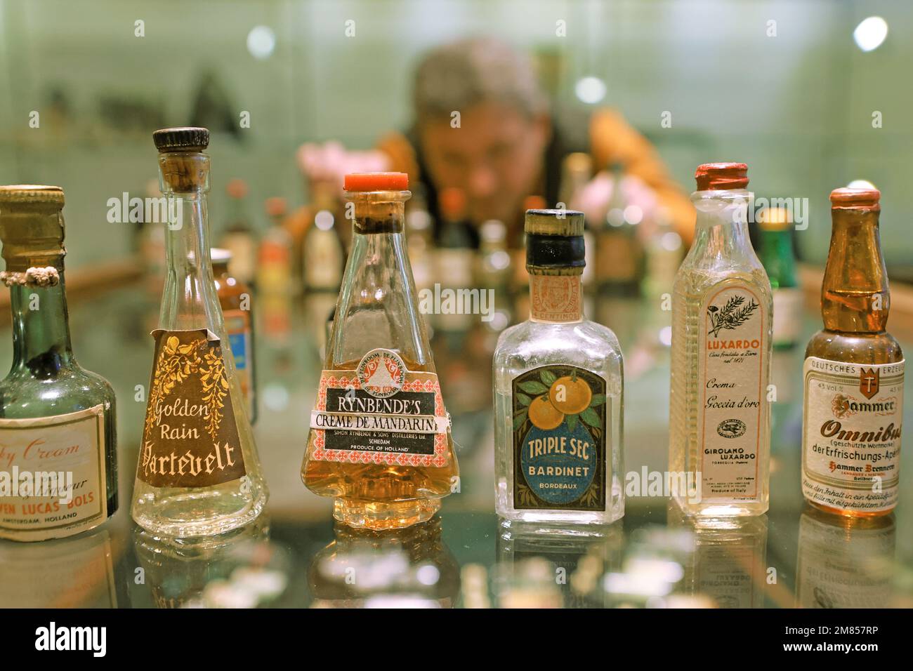 Nordhausen, Germany. 12th Jan, 2023. Miniature bottles stand on a glass ...