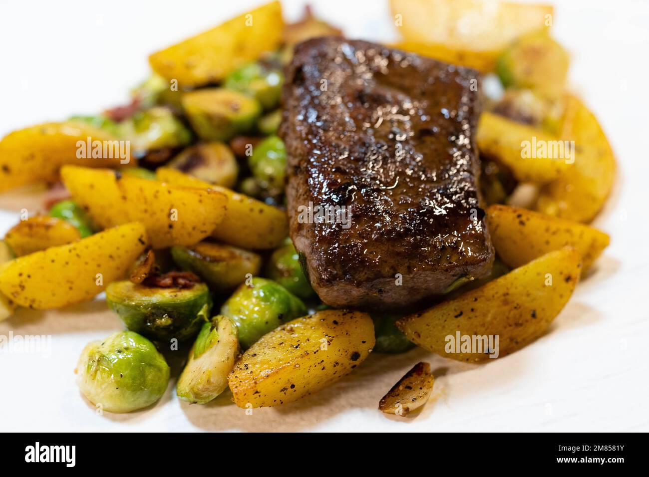 Rosemary lamb filet with healthy vegetables Stock Photo - Alamy