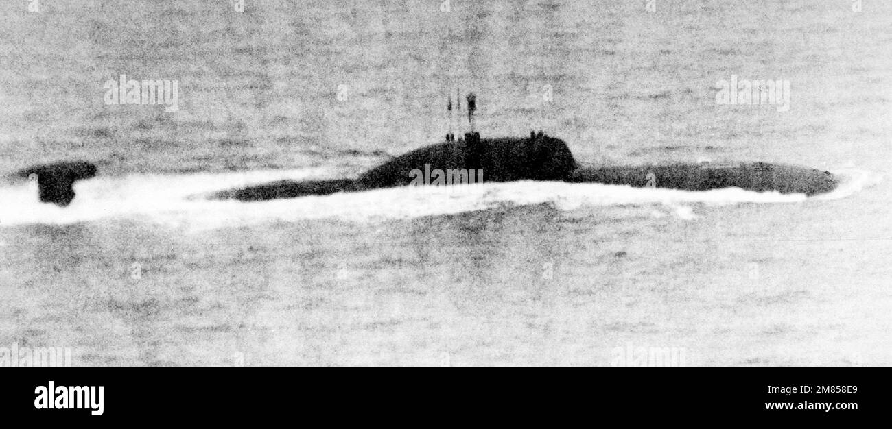 An elevated starboard beam view of a Soviet Akula class nuclear-powered ...