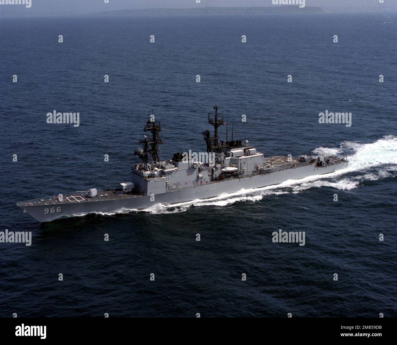 Port view destroyer uss hi-res stock photography and images - Alamy