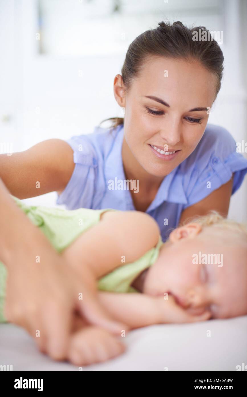 Child sleep bed hi-res stock photography and images - Alamy