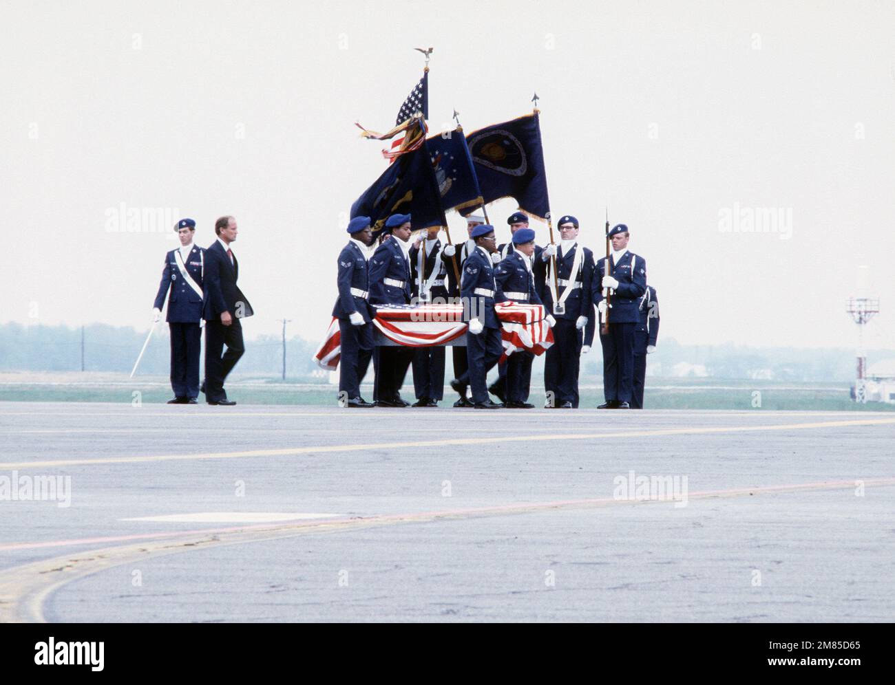Shuttle challenger 1986 28 january hi-res stock photography and images ...