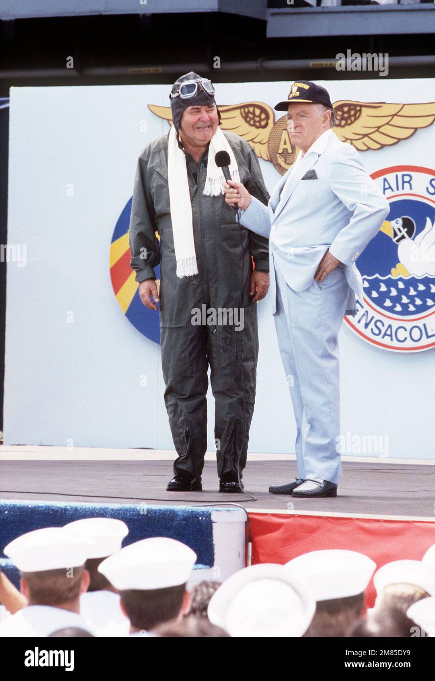 Entertainers Bob Hope and Jonathan Winters perform in a United Service ...