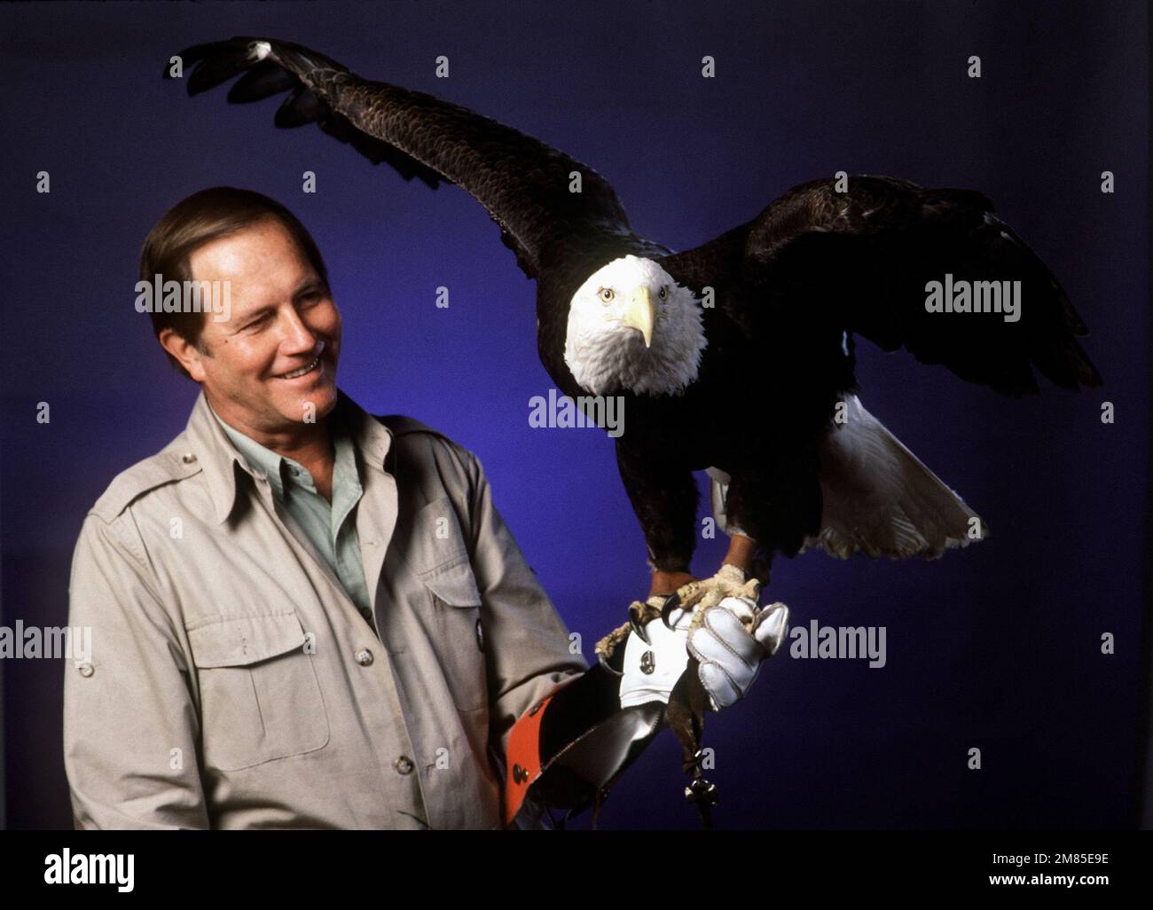 Jim Fowler of Mutual of Omaha's "Wild Kingdom" television program ...