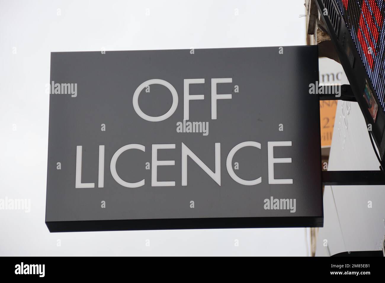 LONDON, UK - Jan, 11, 2023: Off Licence shop sign Stock Photo - Alamy