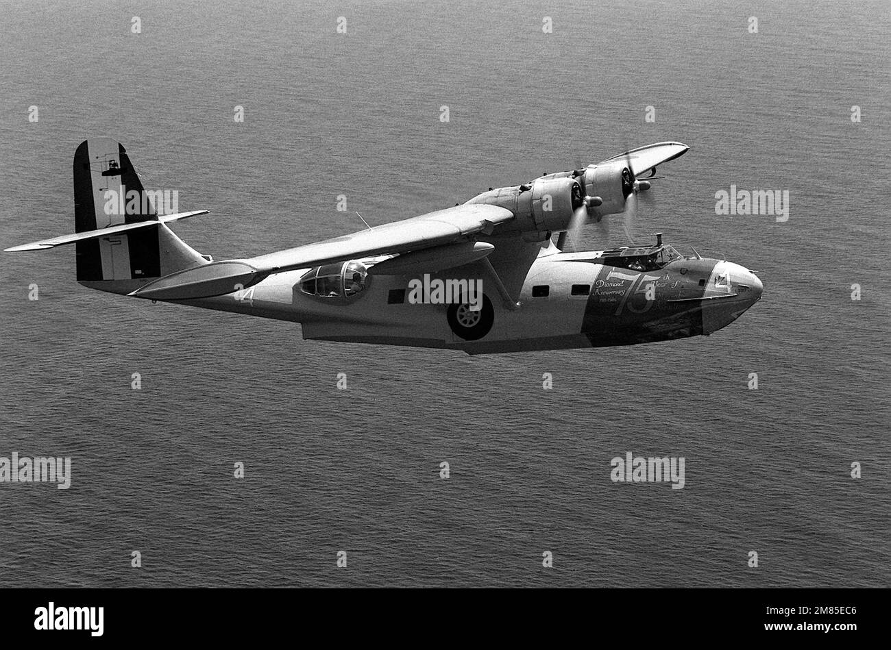 Aircraft in flight during Black and White Stock Photos & Images - Alamy