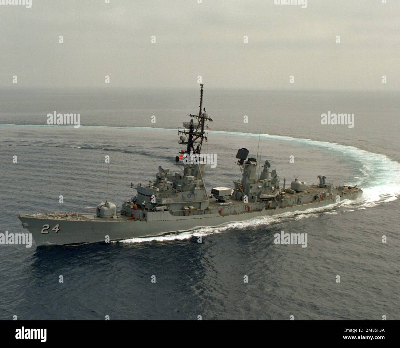 A port bow view of the guided missile destroyer USS WADDELL (DDG-24 ...