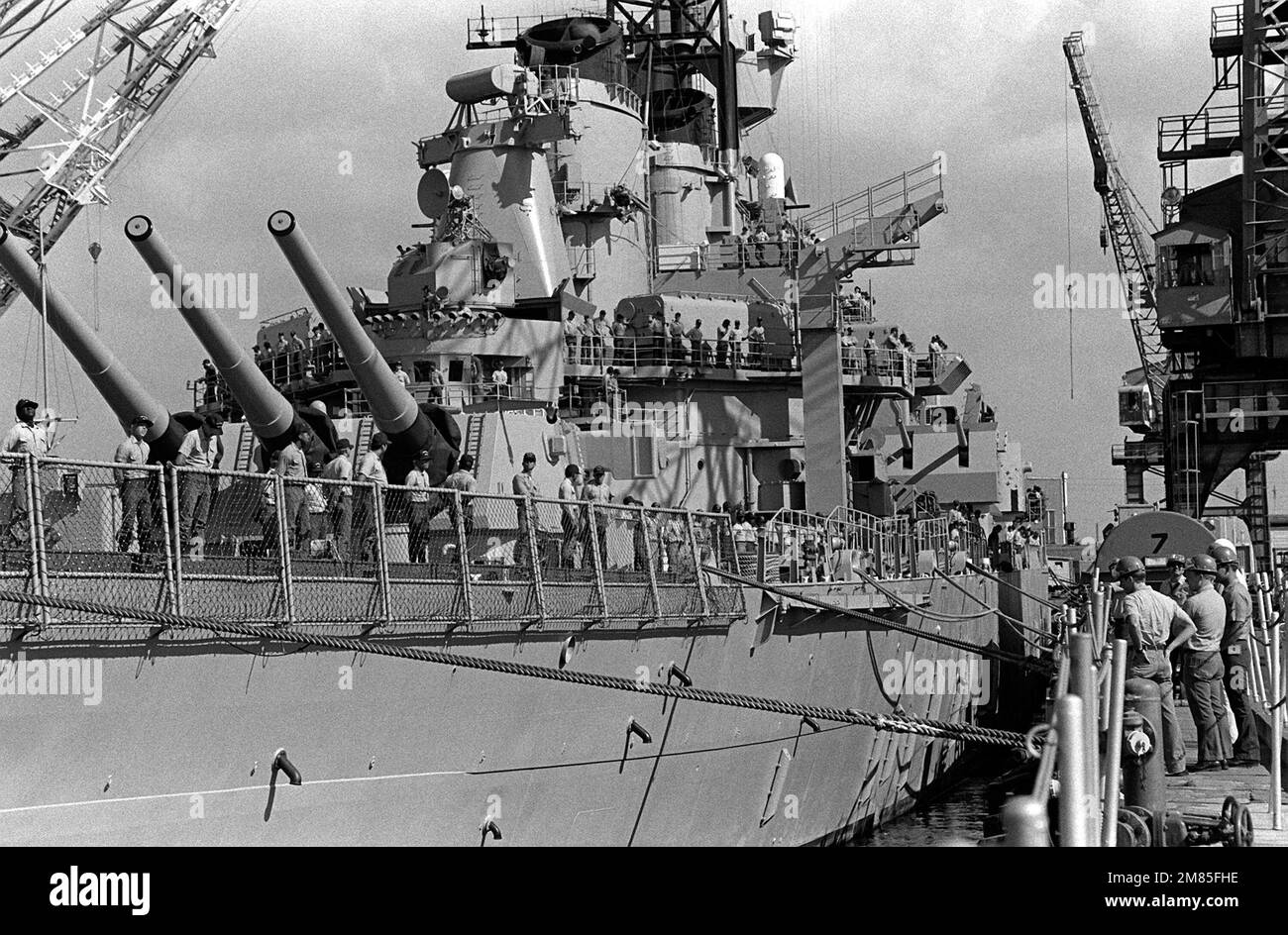 Long beach naval shipyard Black and White Stock Photos & Images - Alamy