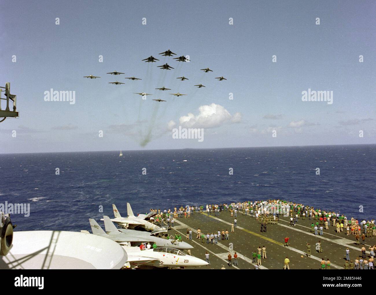 Aircraft of the nuclear-powered aircraft carrier USS CARL VINSONs (CVN ...