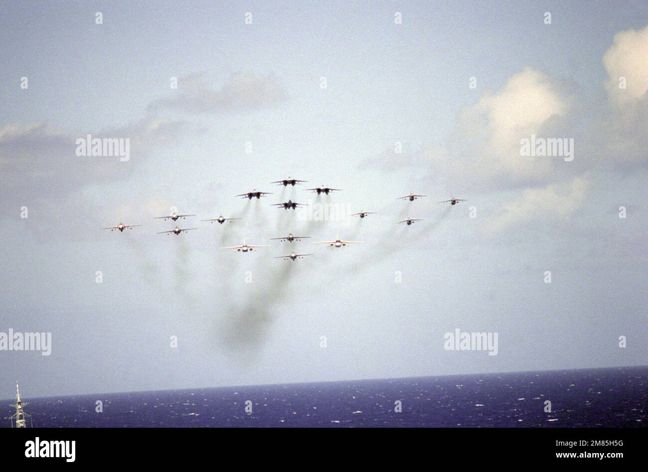Aircraft of the nuclear-powered aircraft carrier USS CARL VINSONs (CVN ...