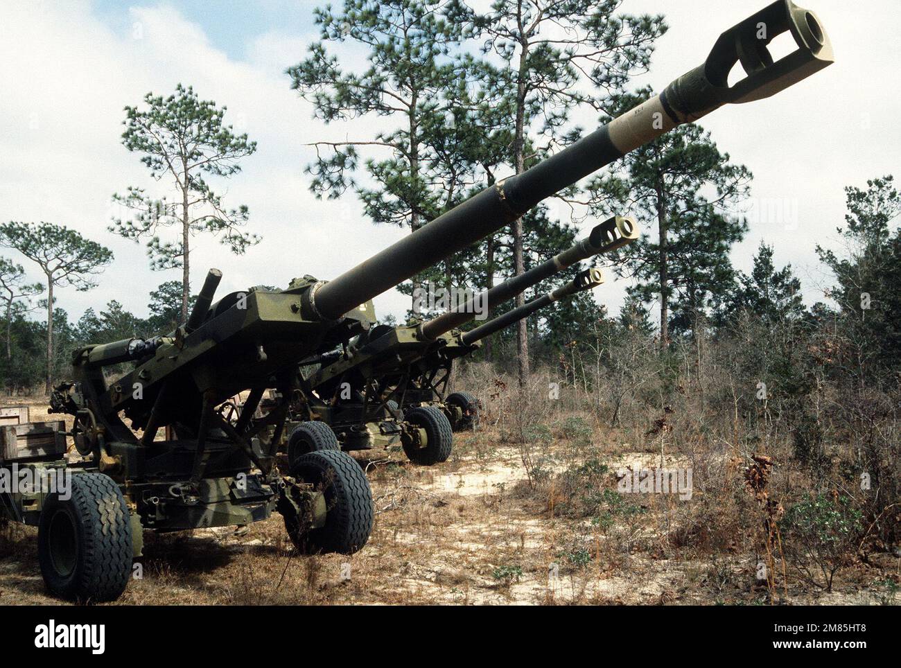 155mm howitzers hi-res stock photography and images - Alamy