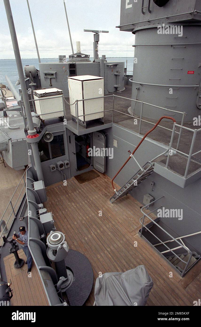 Port bridge wing hi-res stock photography and images - Alamy