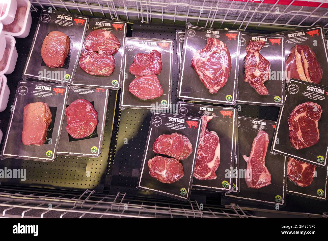 Vacuum packs of beef hi-res stock photography and images - Alamy