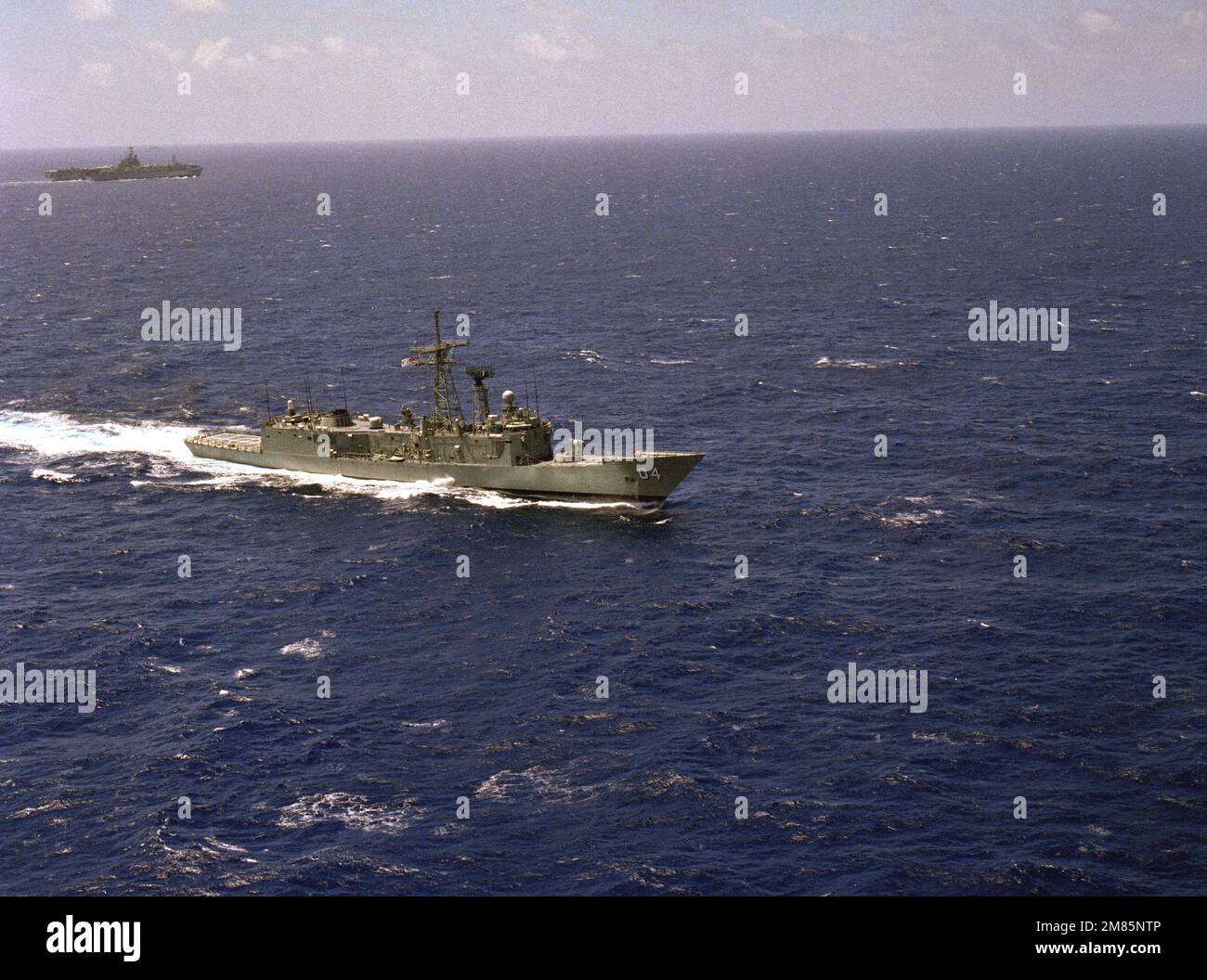 A starboard bow view of the Australian guided missile frigate HMAS ...