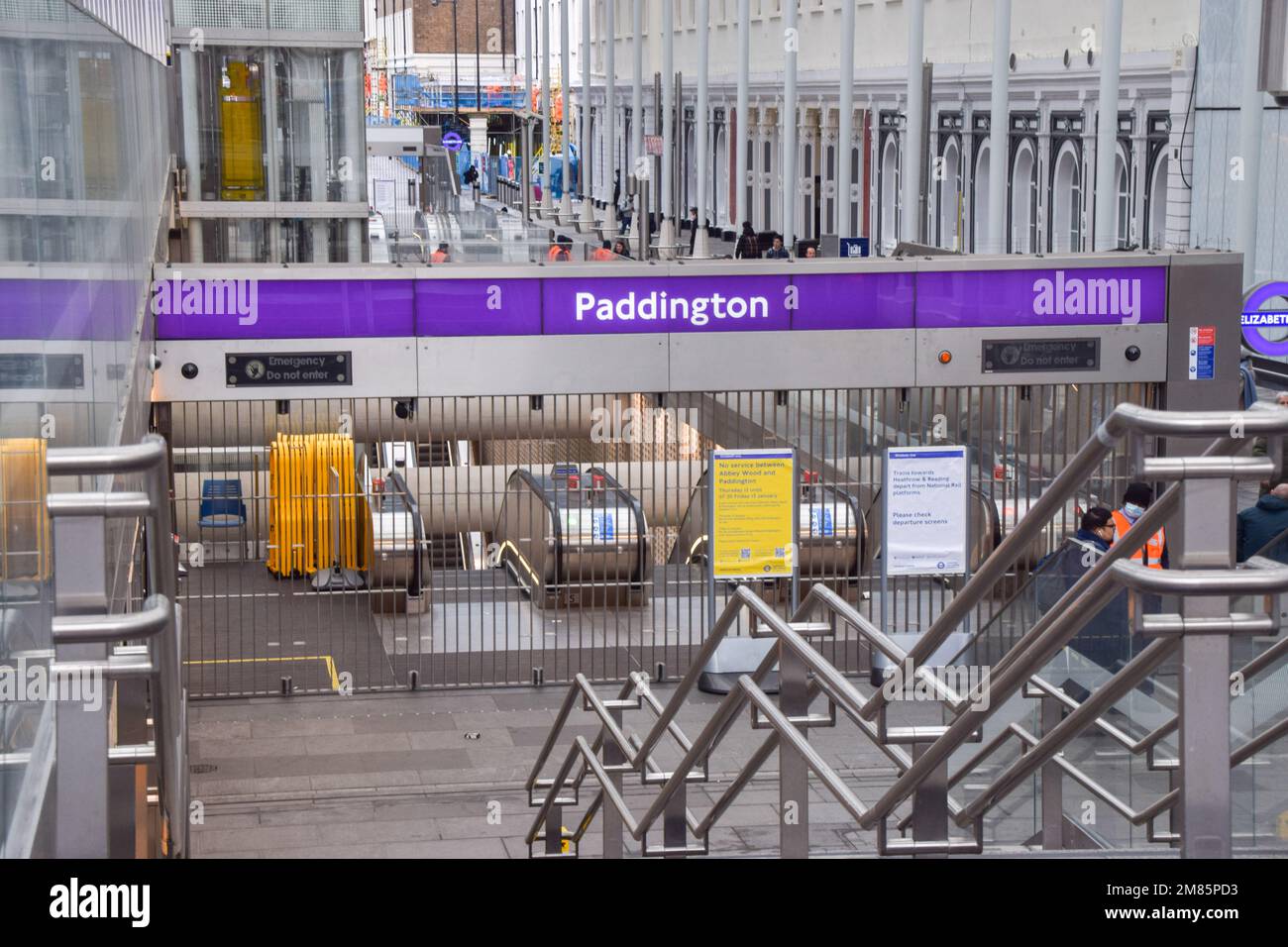 Elizabeth line shut hi-res stock photography and images - Alamy