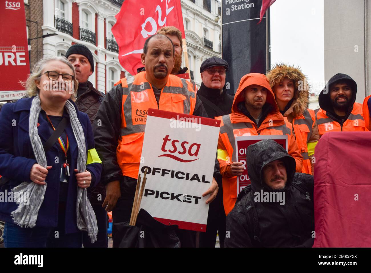 Elizabeth line shut hi-res stock photography and images - Alamy