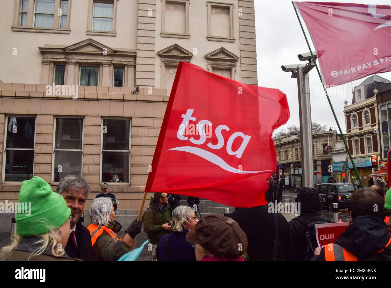 Elizabeth line shut hi-res stock photography and images - Alamy