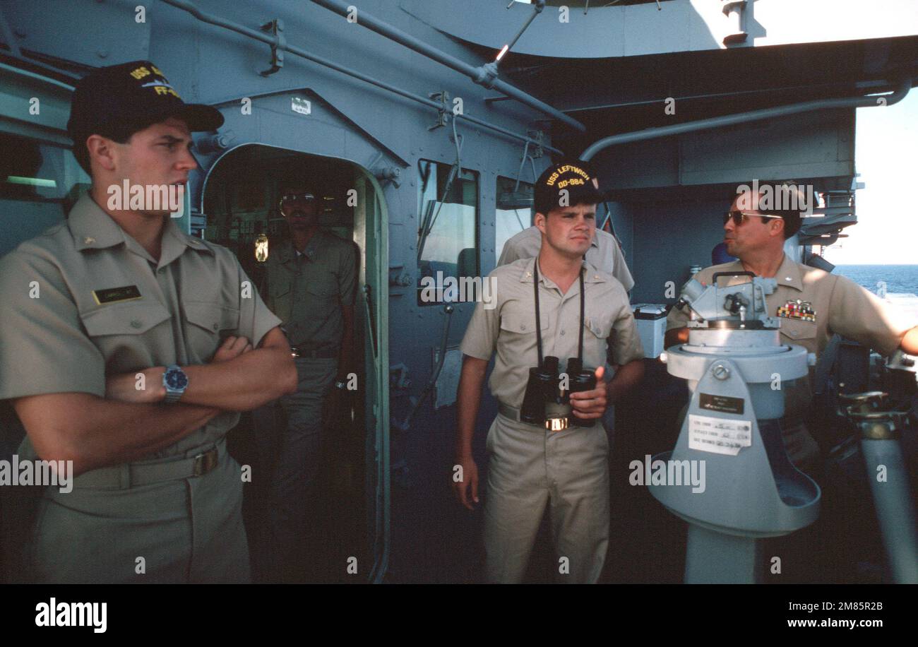 Uss leftwich hi-res stock photography and images - Alamy