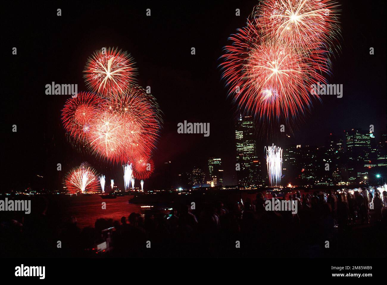 Statue of liberty fireworks centennial hi-res stock photography and ...