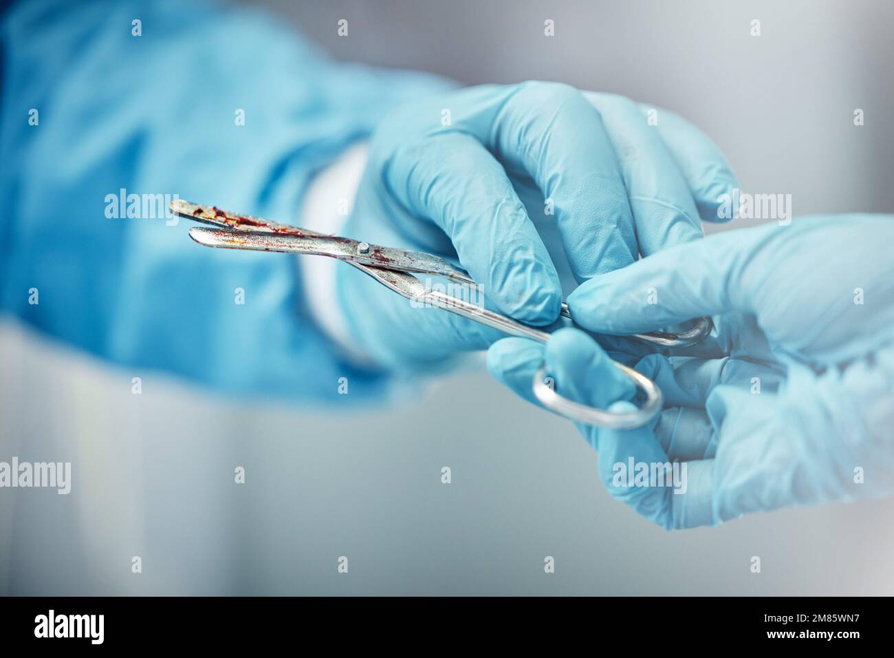 Scissor fingers hi-res stock photography and images - Alamy