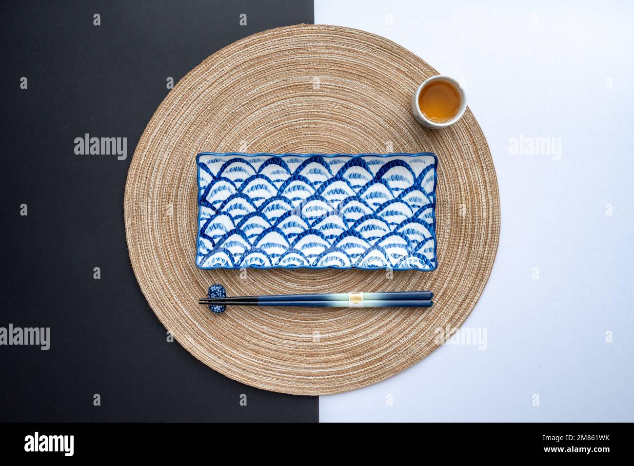 Traditional chinese dining table hi-res stock photography and images ...