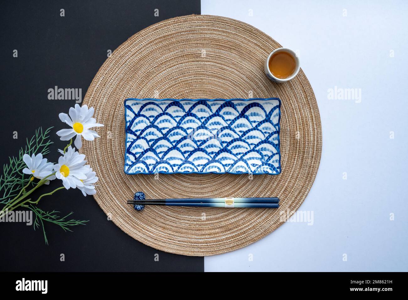 Traditional chinese dining table hi-res stock photography and images ...