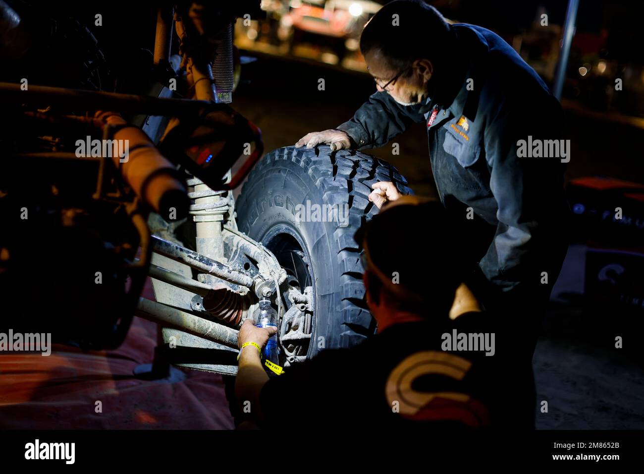 Ambiance, Mechanic during the Stage 10 of the Dakar 2023 between Haradh and Shaybah, on January ...