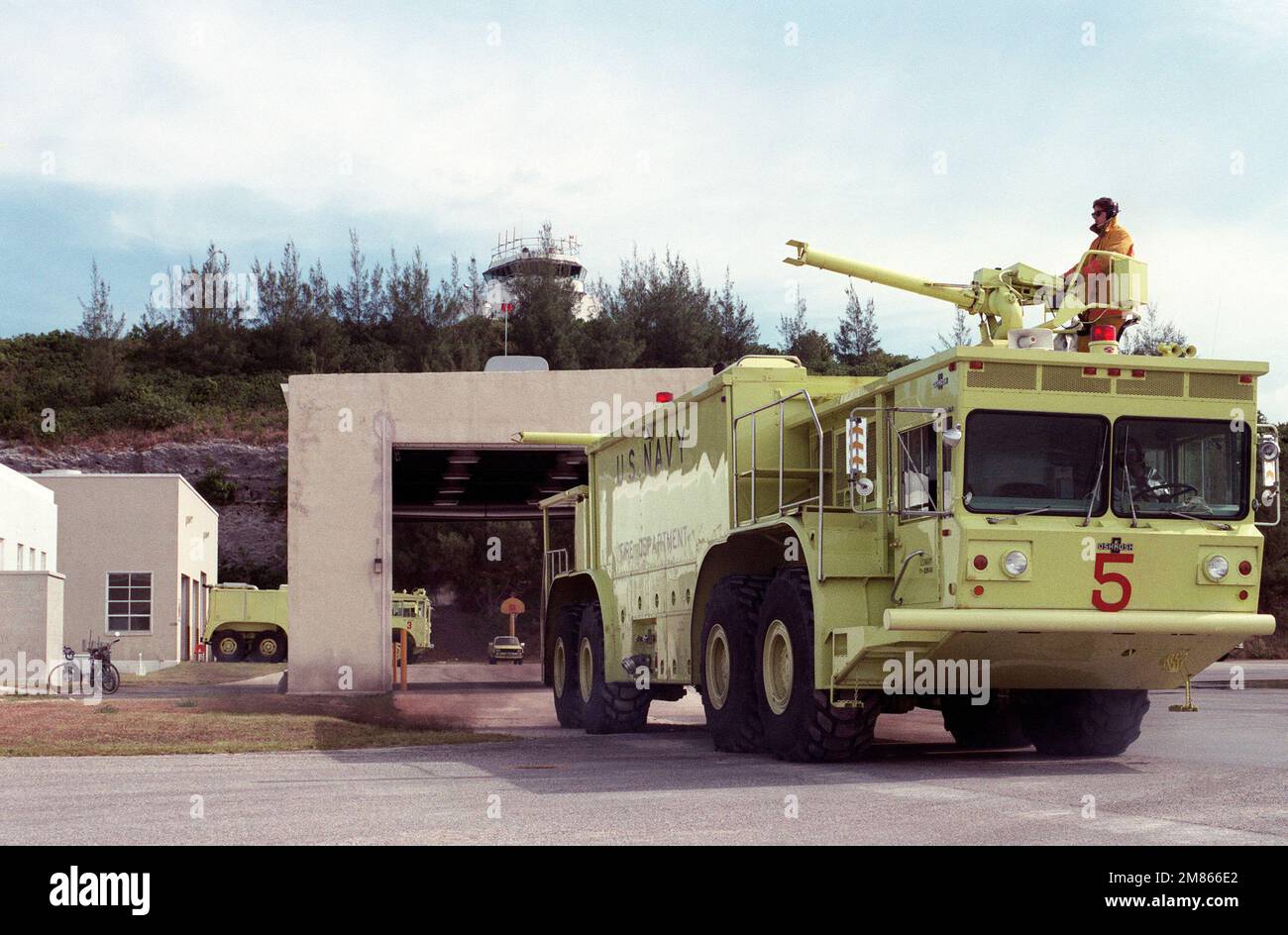 Naval air station bermuda hi-res stock photography and images - Alamy
