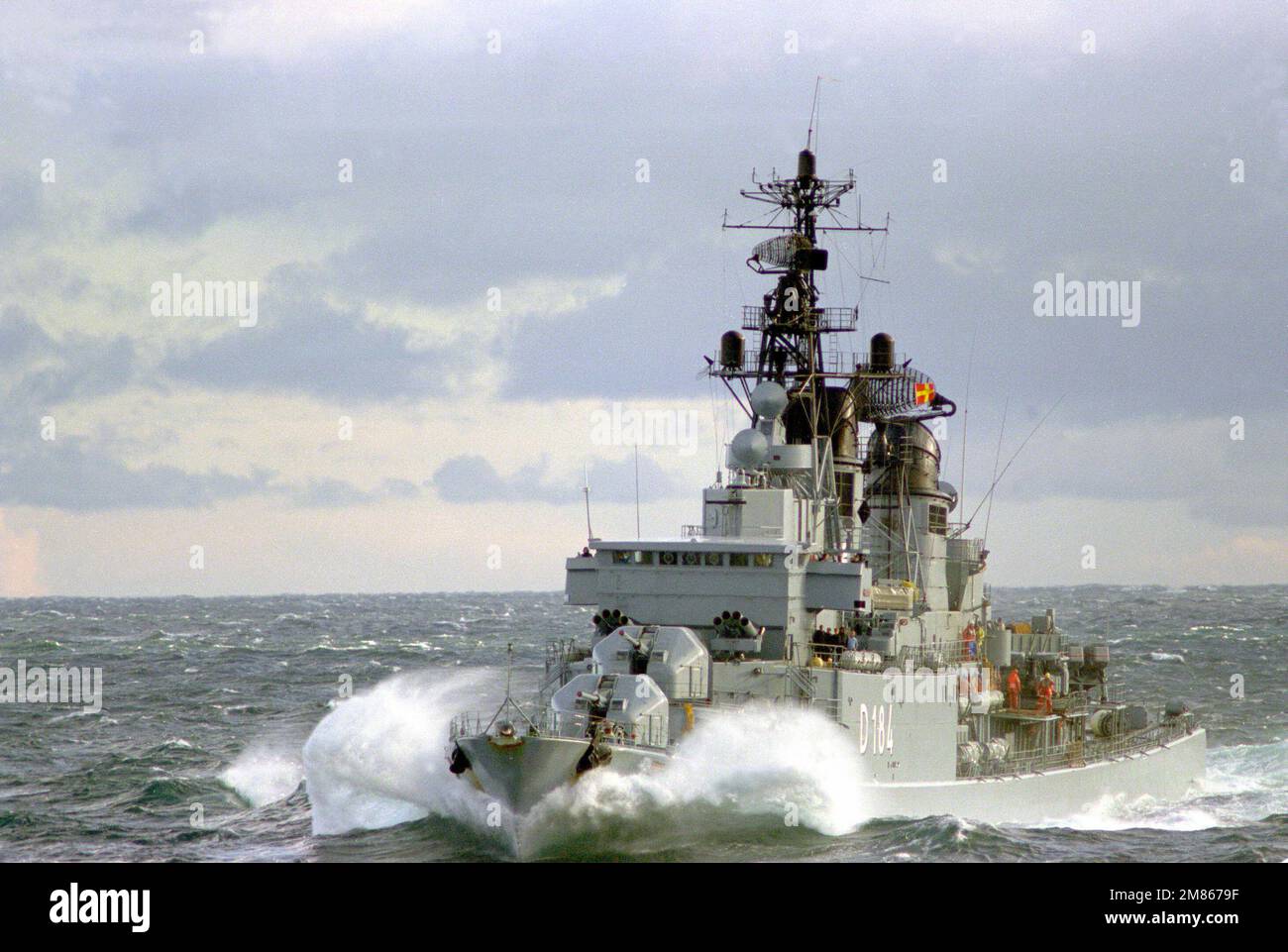 A port bow view of the West German destroyer FGS HESSEN (D-184 ...