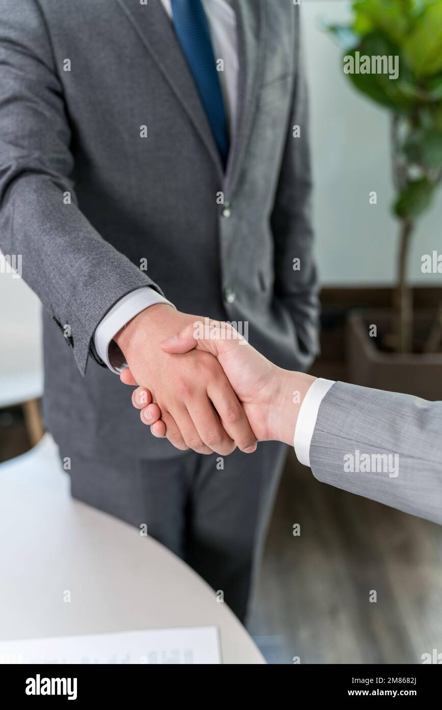 Business people shake hands Stock Photo - Alamy