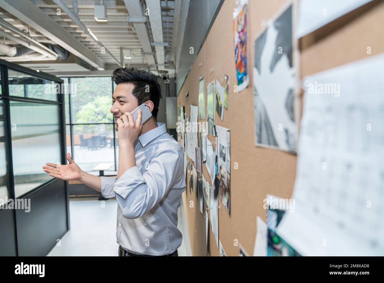 Business people make a phone call Stock Photo - Alamy