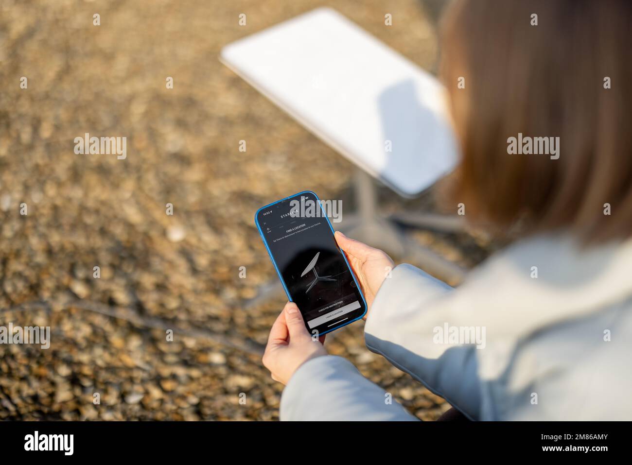 Starlink internet service hi-res stock photography and images - Alamy