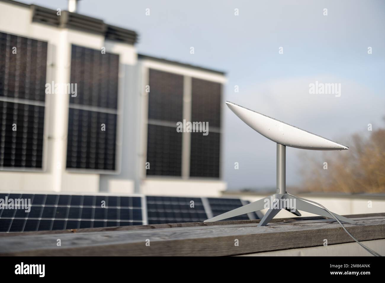 Starlink dish hi-res stock photography and images - Alamy