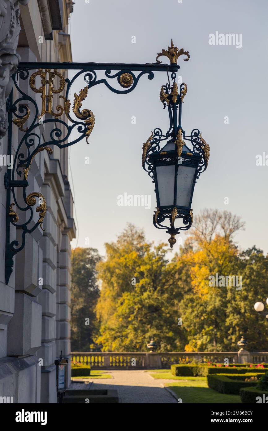 Antique style street lights hi-res stock photography and images - Alamy