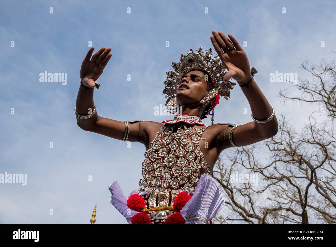 Colombo, Sri Lanka. 12th Jan, 2023. Ves Mangalya a graduation ceremony ...