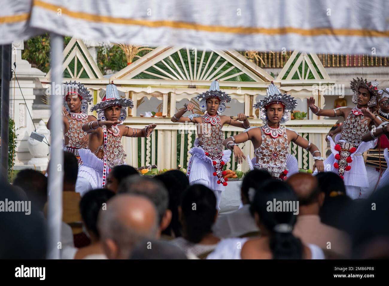 Colombo, Western, Sri Lanka. 12th Jan, 2023. Ves Mangalya a graduation ...