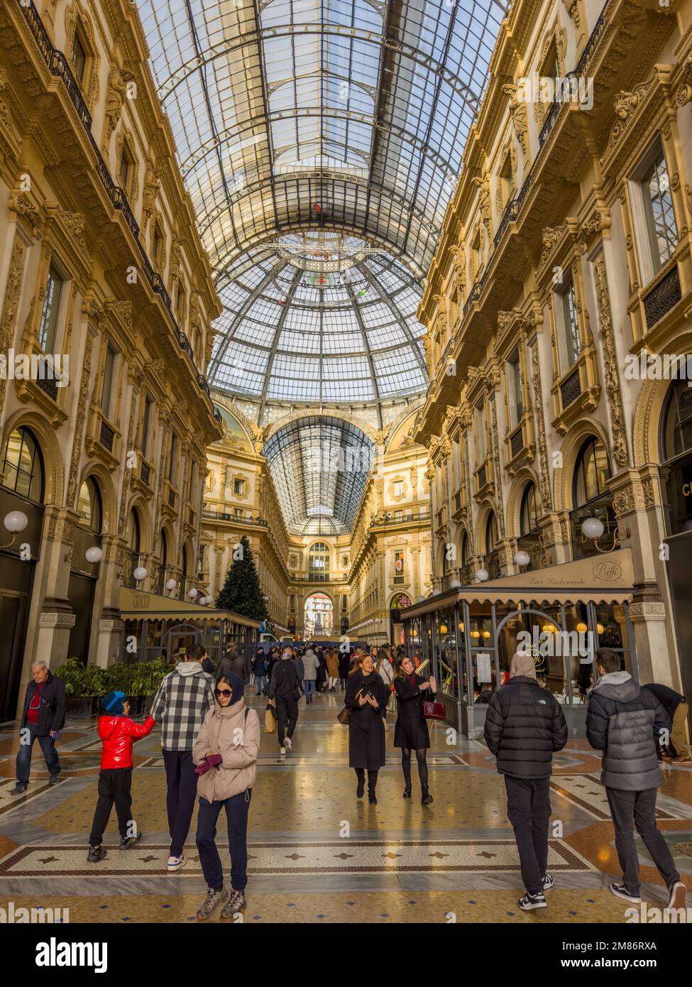 the amazing and beautiful "Galleria Vittorio Emanuele II" shopping ...