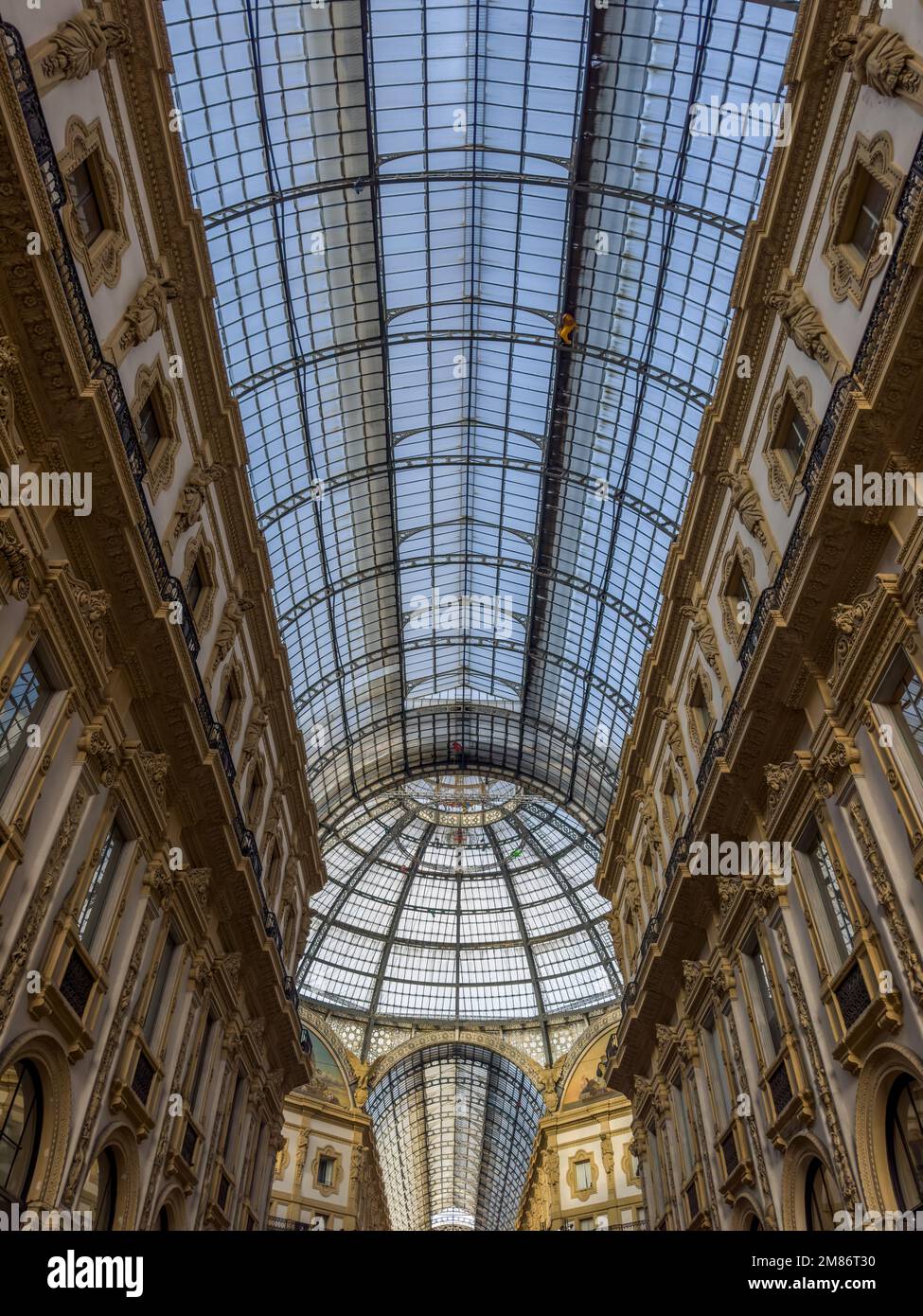 the amazing and beautiful "Galleria Vittorio Emanuele II" shopping ...