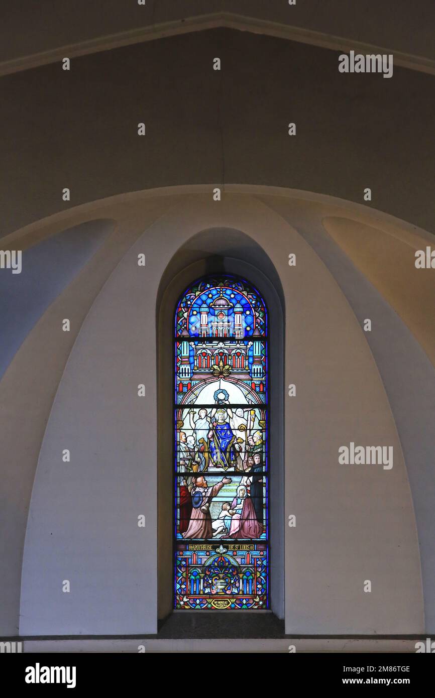 Eglise saint louis roi de france hi-res stock photography and images ...