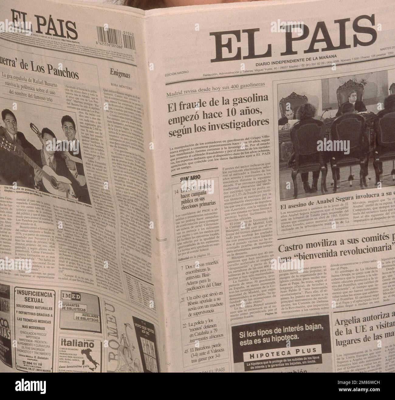 Joven leyendo hi-res stock photography and images - Alamy