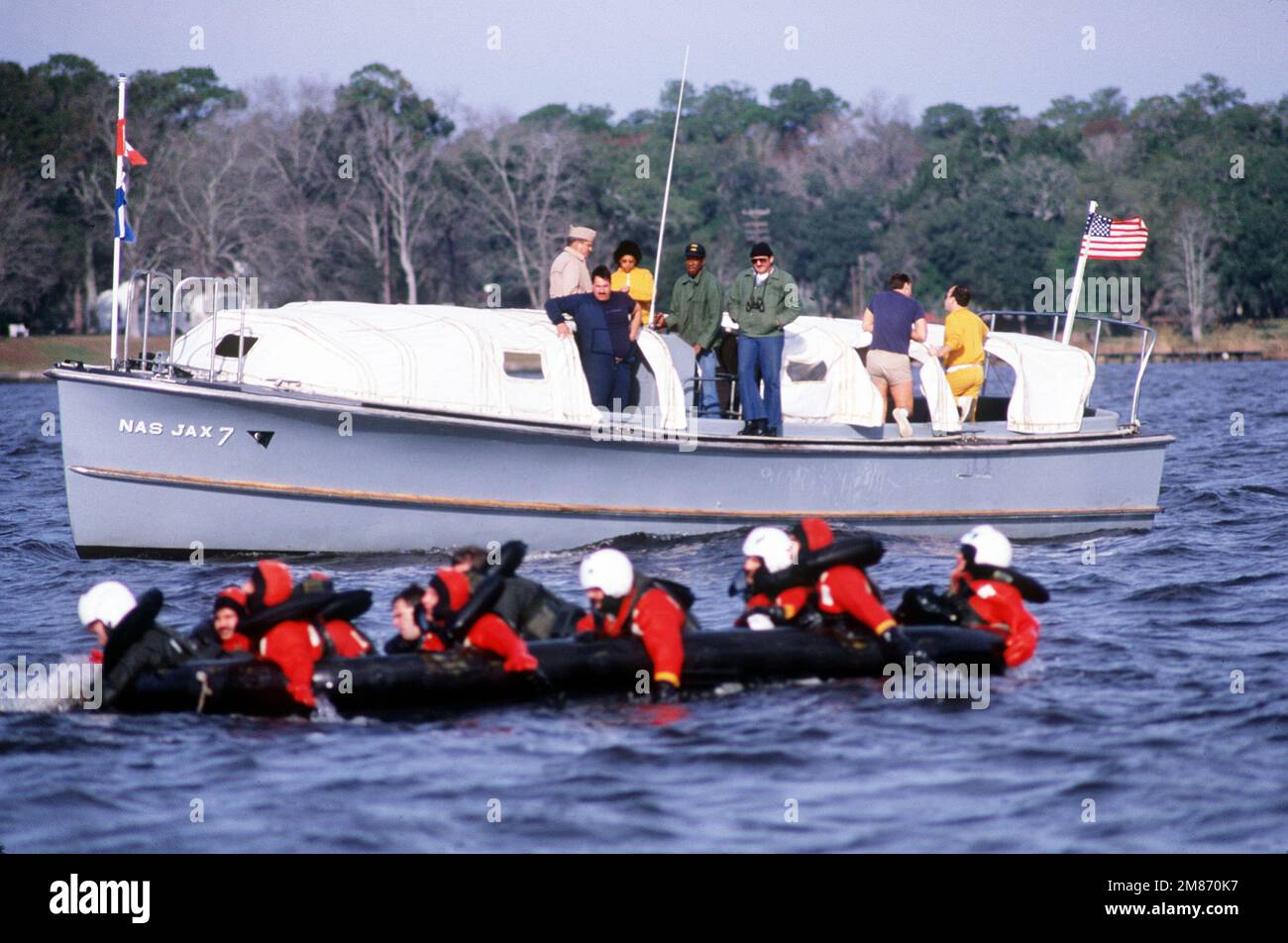 Lift raft hi-res stock photography and images - Alamy