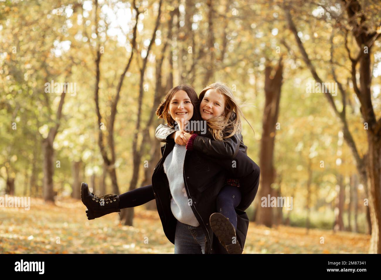 Mom daughter hi-res stock photography and images - Alamy