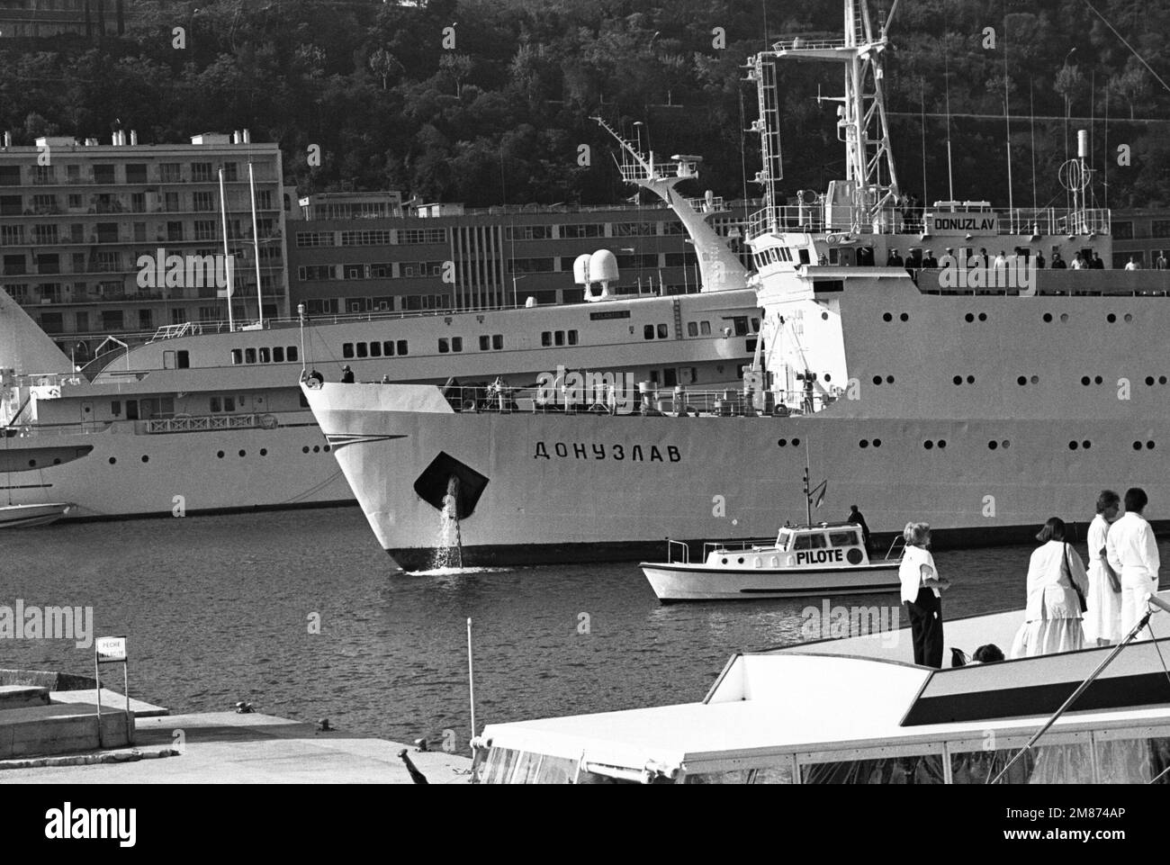 11979 Black And White Stock Photos Images Alamy