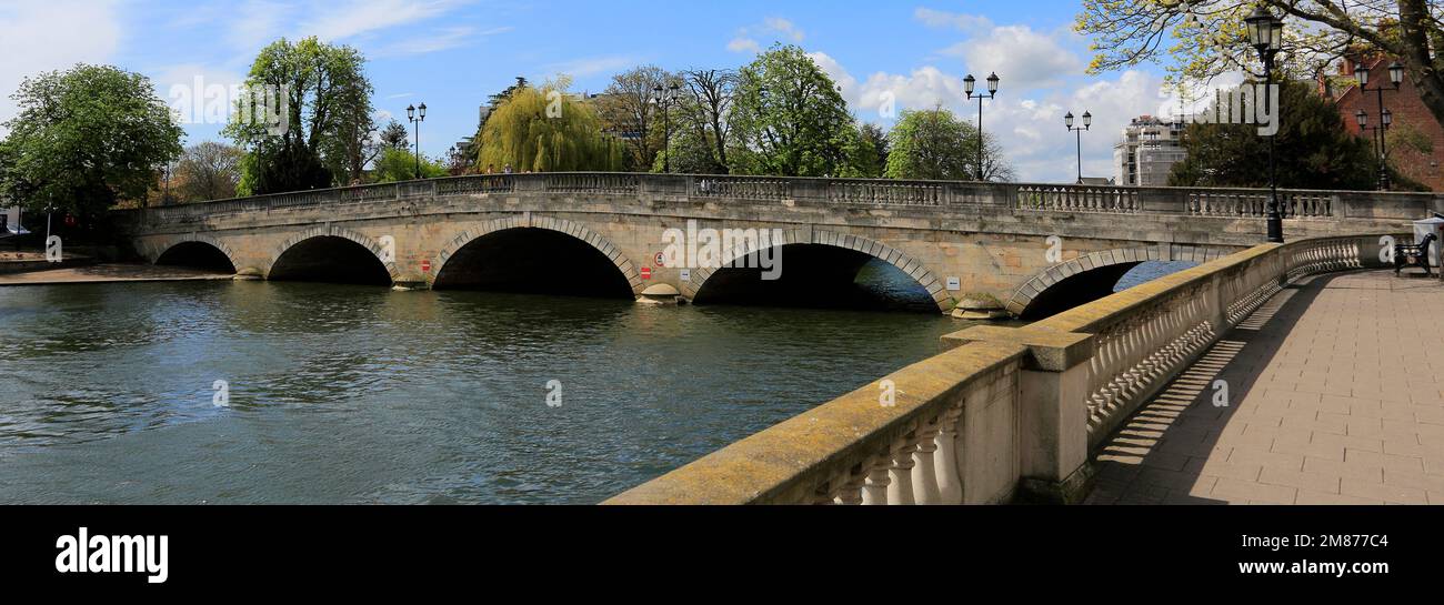 The river bridge, River Great Ouse, Bedford town; Bedfordshire County ...