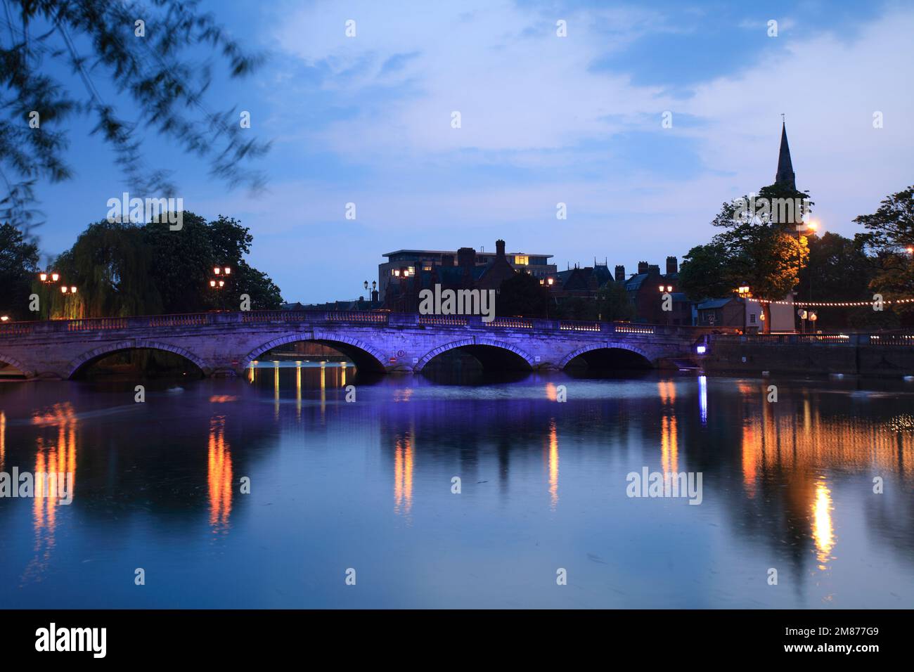 The river bridge at night, River Great Ouse, Bedford town; Bedfordshire ...