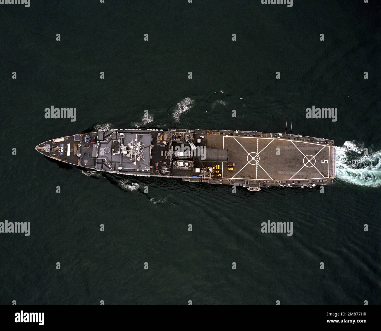 An overhead view of the amphibious transport dock USS OGDEN (LPD 5 ...