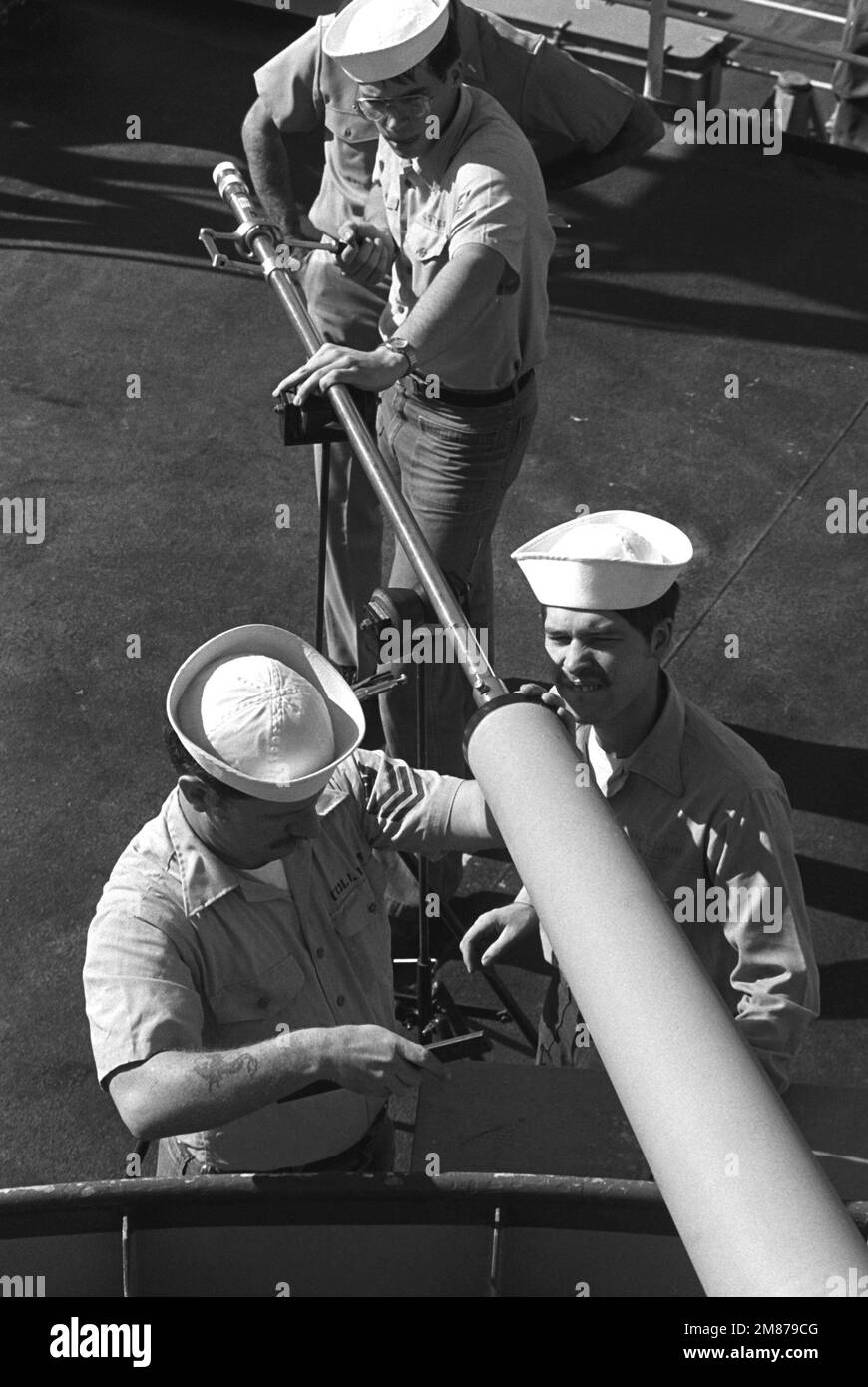 DN-SN-87-09518. Base: USS San Bernardino (LST 1189 Stock Photo - Alamy