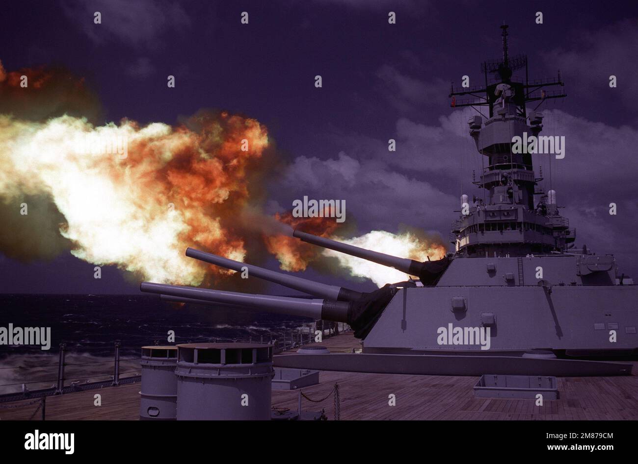 Uss iowa firing hi-res stock photography and images - Alamy