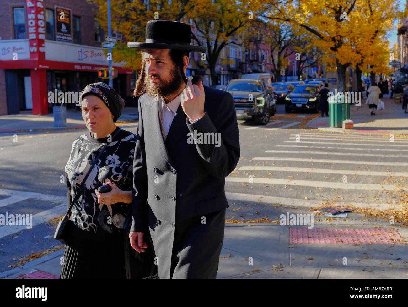 Hasidic jews brooklyn hi-res stock photography and images - Alamy