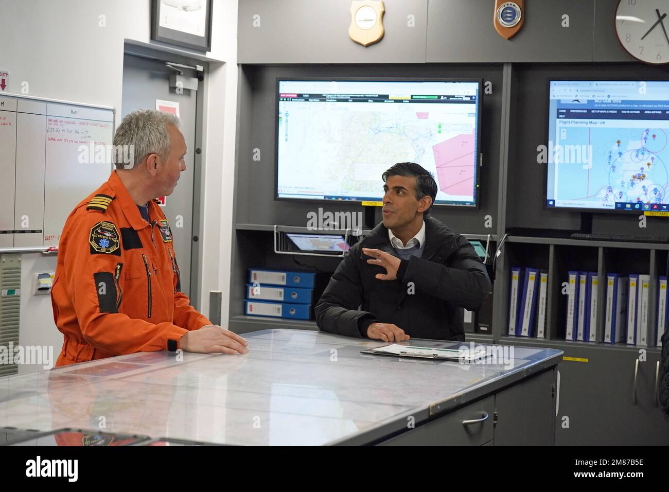 Prime Minister Rishi Sunak speaks with Captain Simon Hammock - Deputy ...